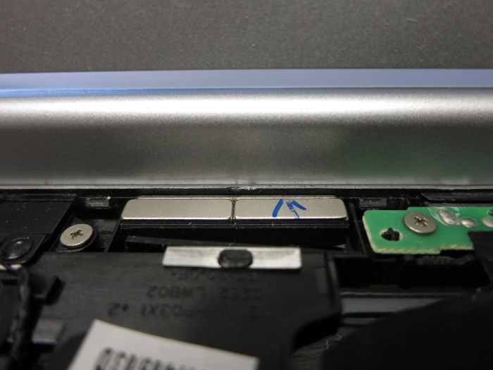 Functional Simplicity of the “Acer Smart Hinge” – New Screwdriver