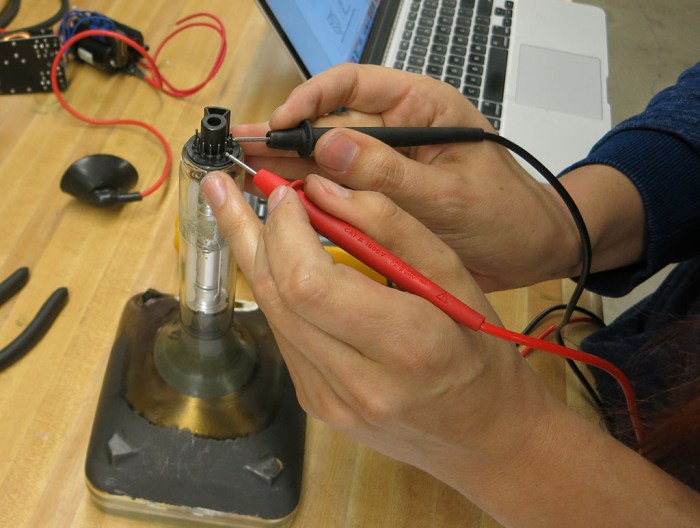 Old TV Picture Tubes Lights Again – New Screwdriver