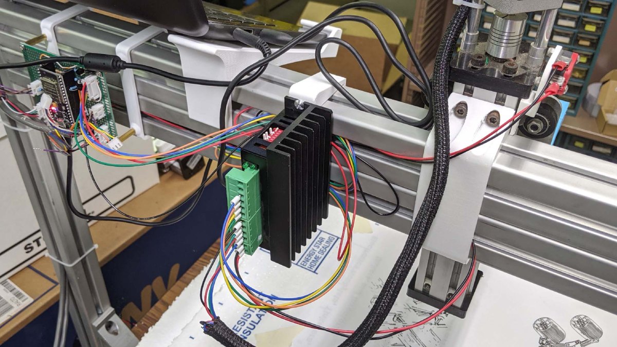 Plotter Test With New Z-Axis Exposed Screw As Bent – New Screwdriver