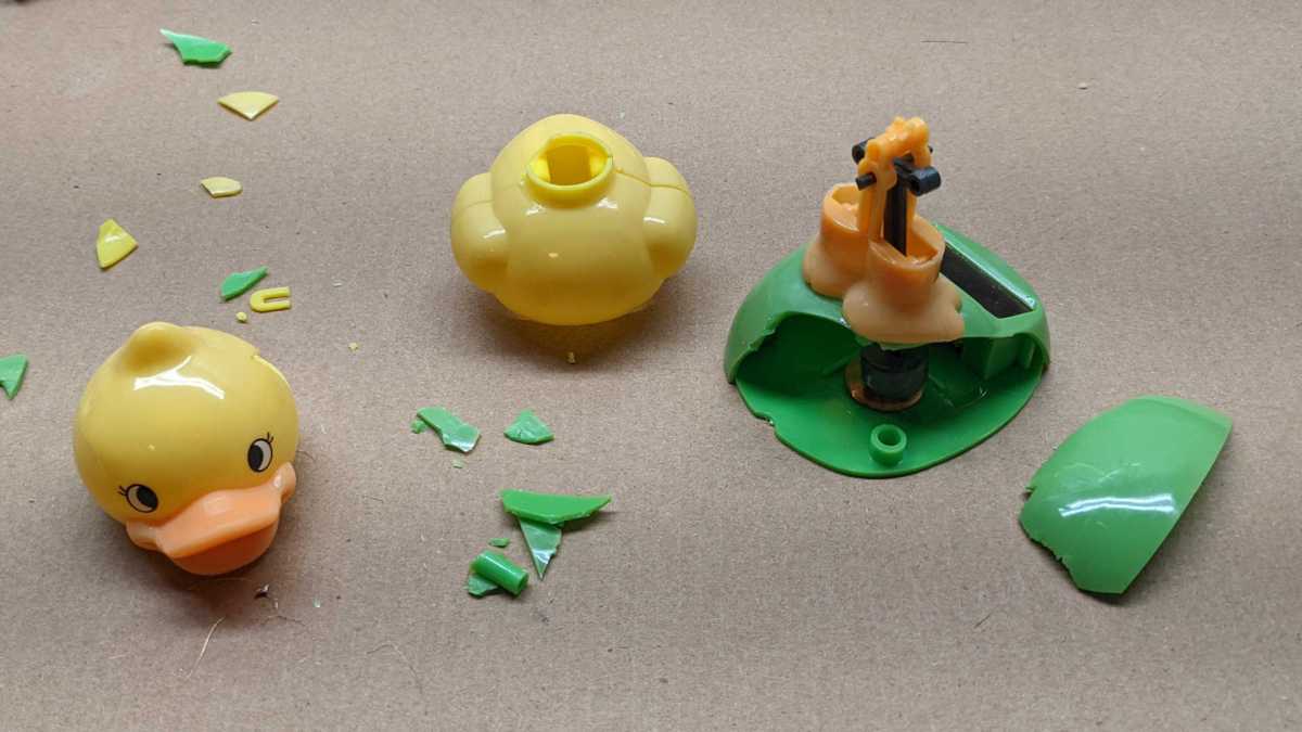 Solar Powered Dancing Duck – New Screwdriver