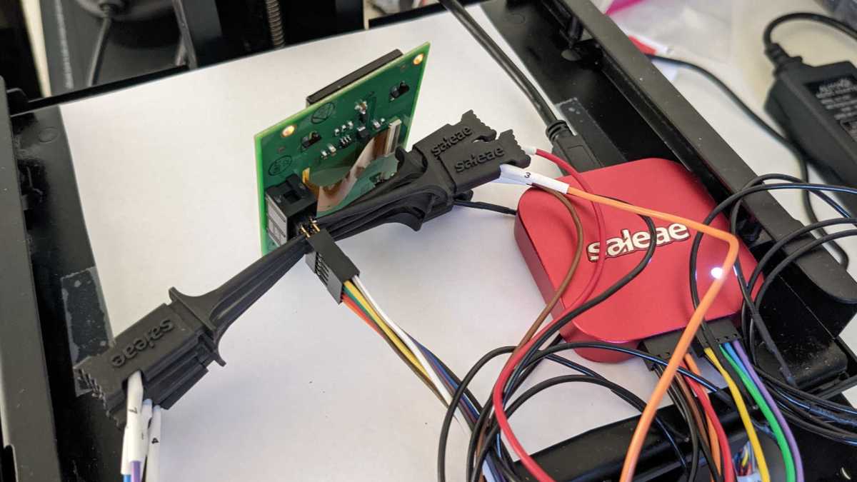 First Look at FormLabs Form 1+ Display Board Signals – New Screwdriver