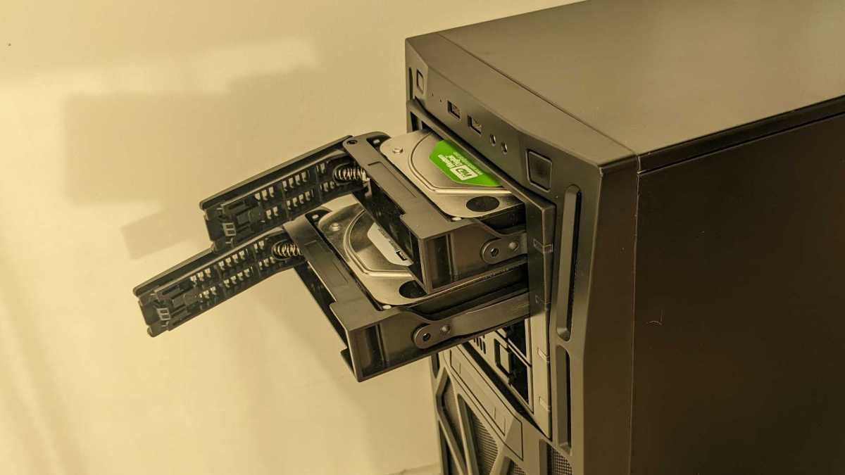 Rosewill Hard Disk Drive Cage (RSV-SATA-Cage-34) – New Screwdriver