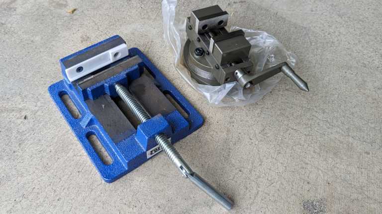 Micro-Mark 2″ Self-Centering Machinist’s Vise – New Screwdriver