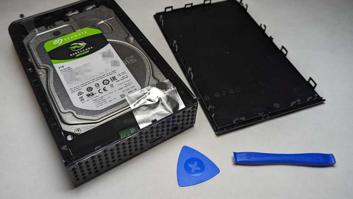 Seagate Backup+ Hub External Drive 8TB (SRD0PV1) Teardown – New Screwdriver