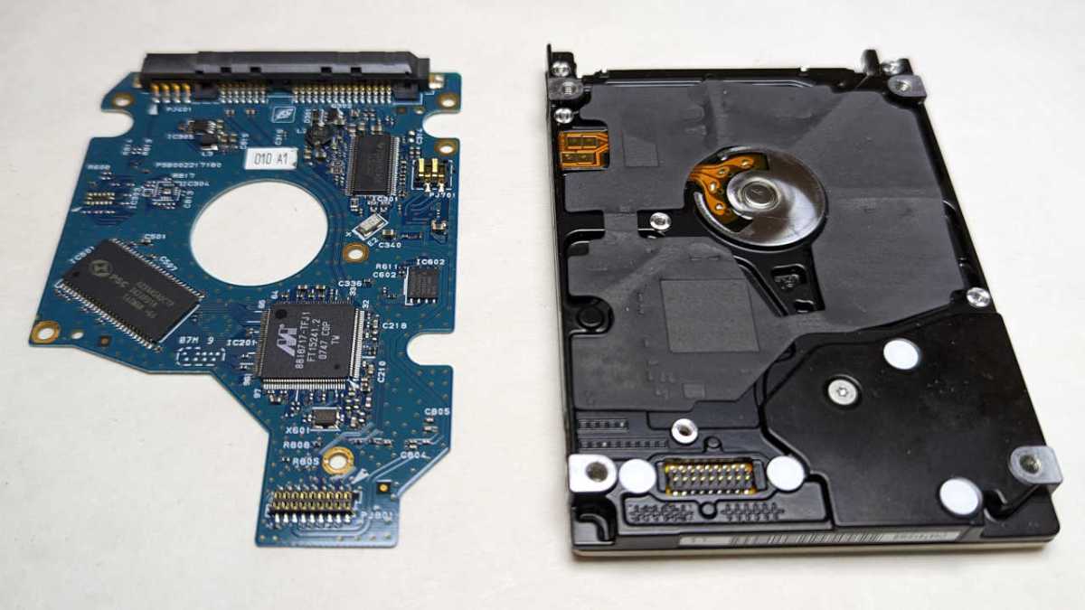 Toshiba 2.5″ 250GB SATA HDD Control Board (HDD2D90) – New Screwdriver