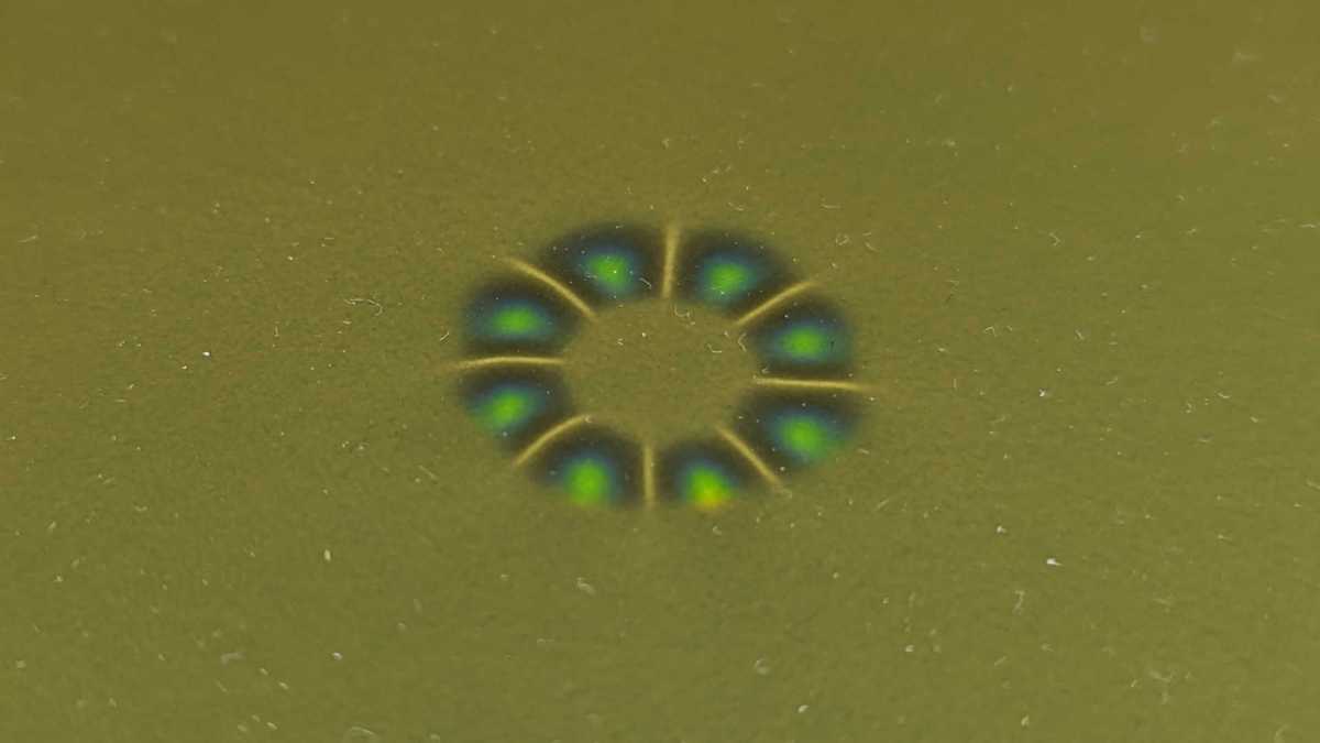 Fun with Magnetic Field Viewing Film – New Screwdriver