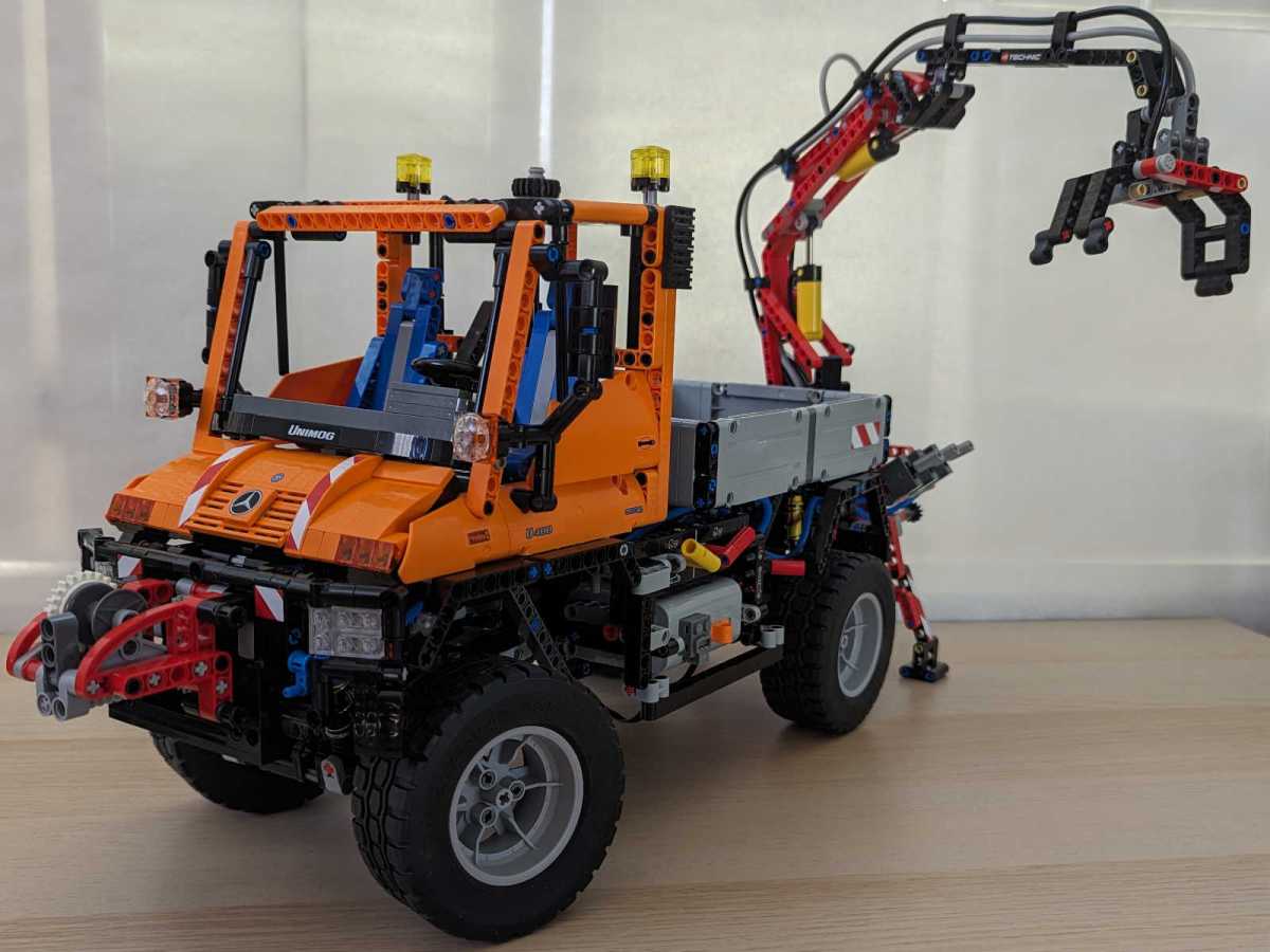 LEGO Technic Unimog U400 (8110) – New Screwdriver