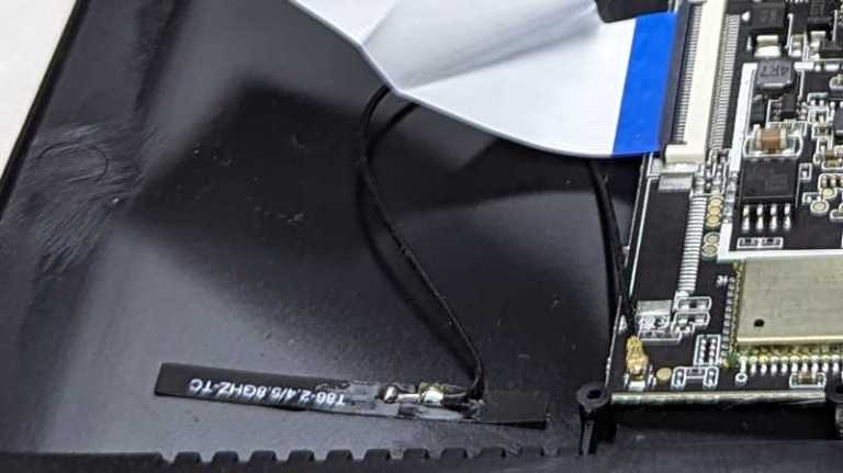 Peeking Inside a Wireless CarPlay Android Auto Receiver – New Screwdriver