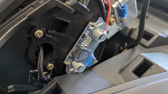 Tapping Power from RX-8 Navigation Hood – New Screwdriver