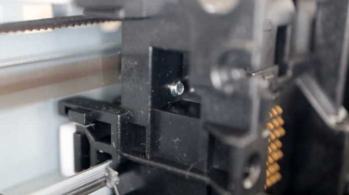 MX340 Print Carriage Lower Rail – New Screwdriver