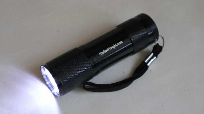 Harbor Freight Mini LED Flashlight Teardown – New Screwdriver